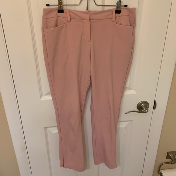 New York & Company | Pants & Jumpsuits | Light Pink Stretchy Cropped ...